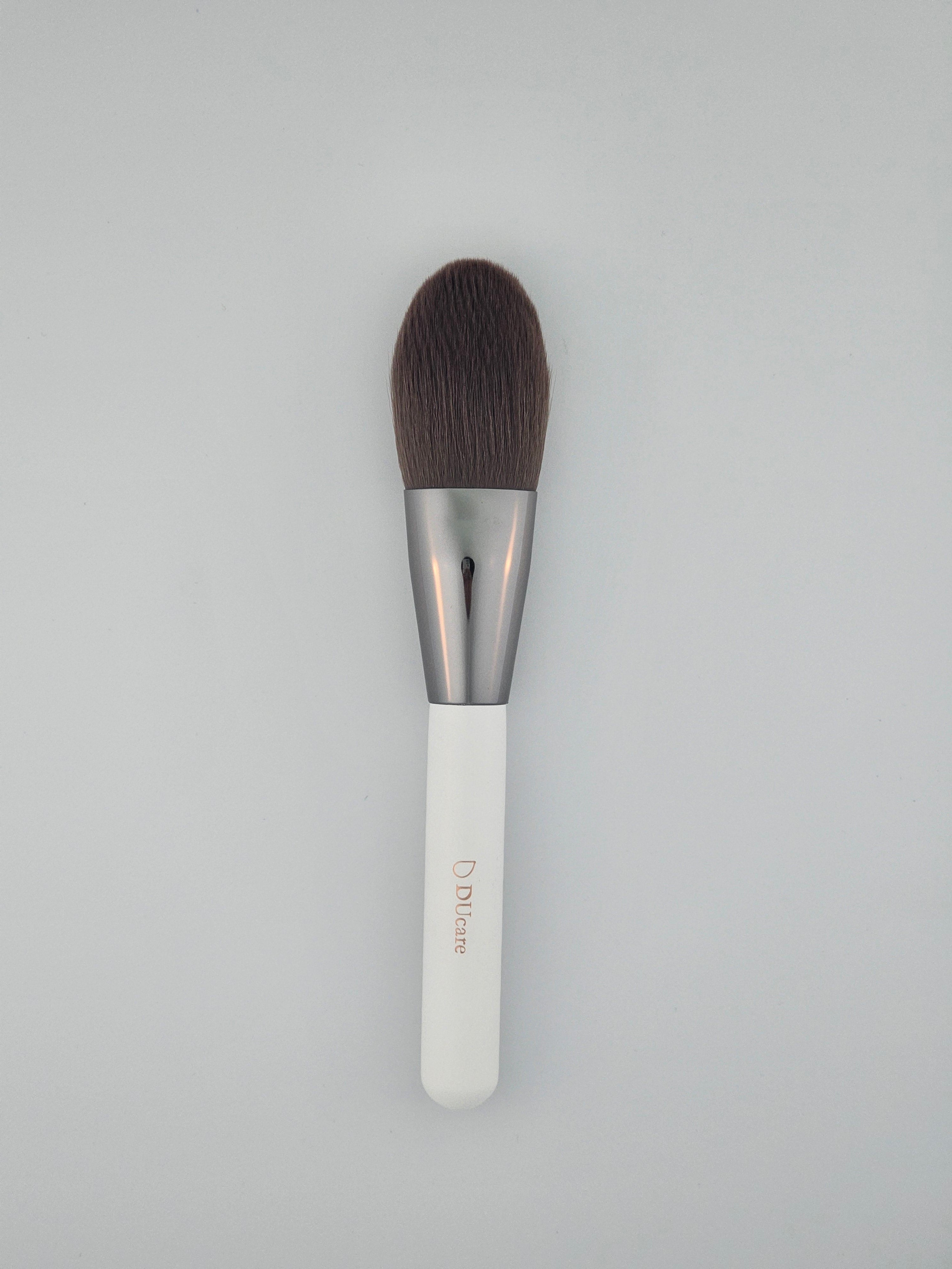 DUcare Fluffy Powder Brush | Ultra-Soft & Precise Application - Lotshop.pk