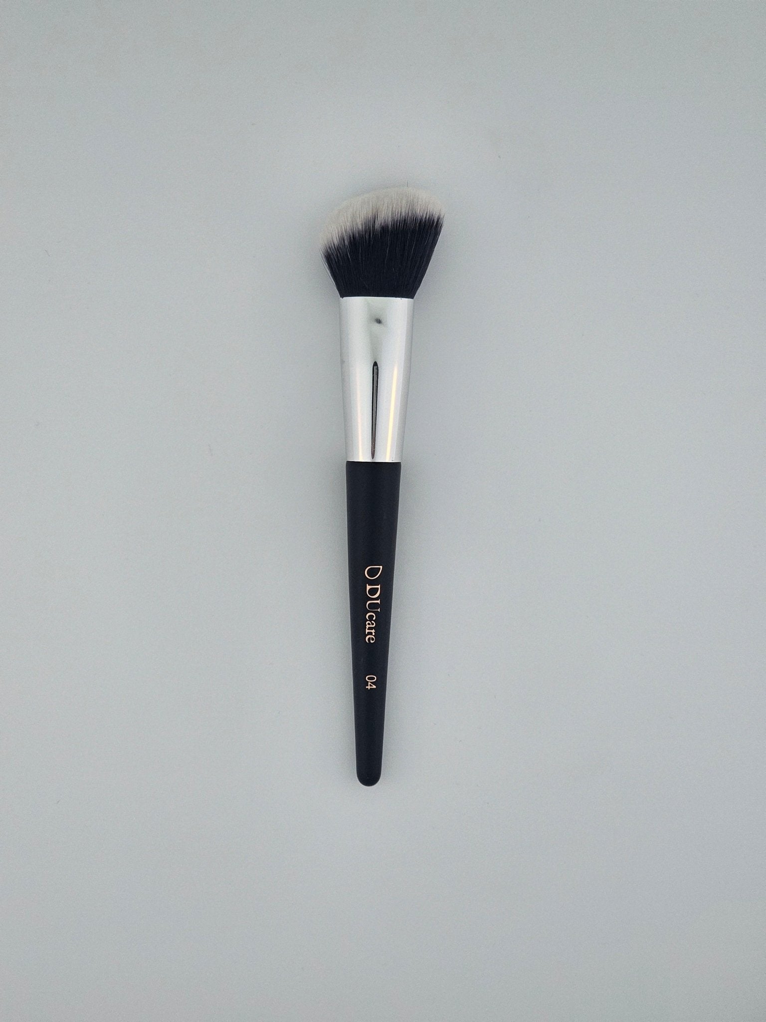 DUcare Angled Contour Brush #04 | Precision Contouring & Sculpting ...